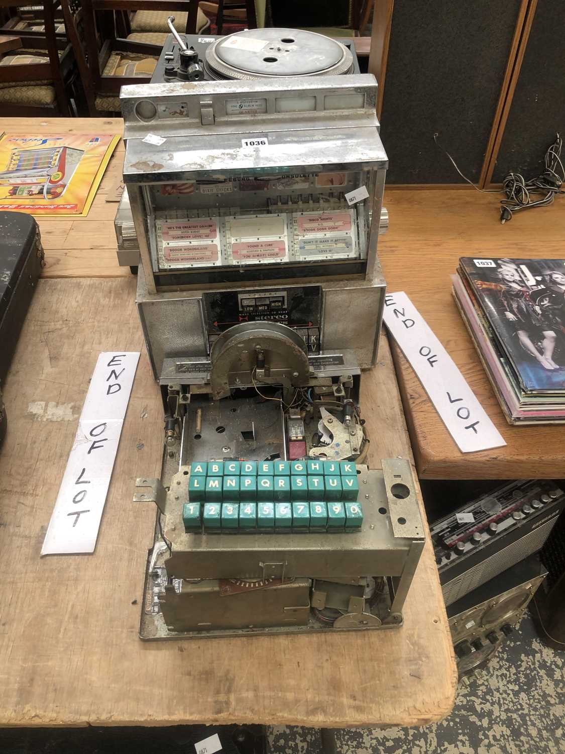 Lot 1036 - A Seeburg Consulate table-top juke box