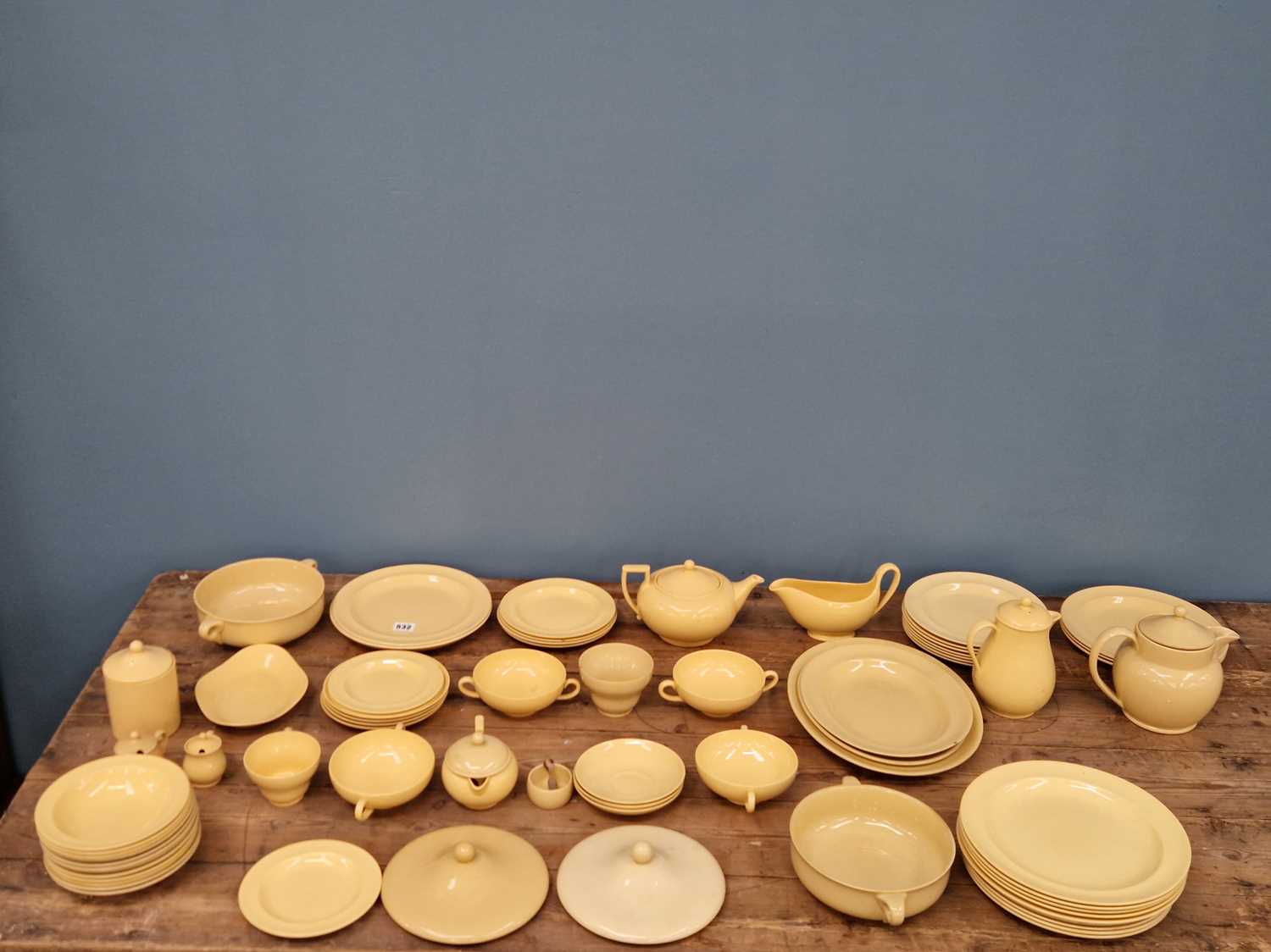 Lot 532 - An antique and later Wedgewood creamware